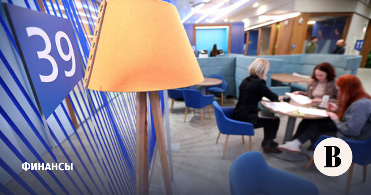 ВТБ увеличит число розничных клиентов на треть в 2025 году - Ведомости